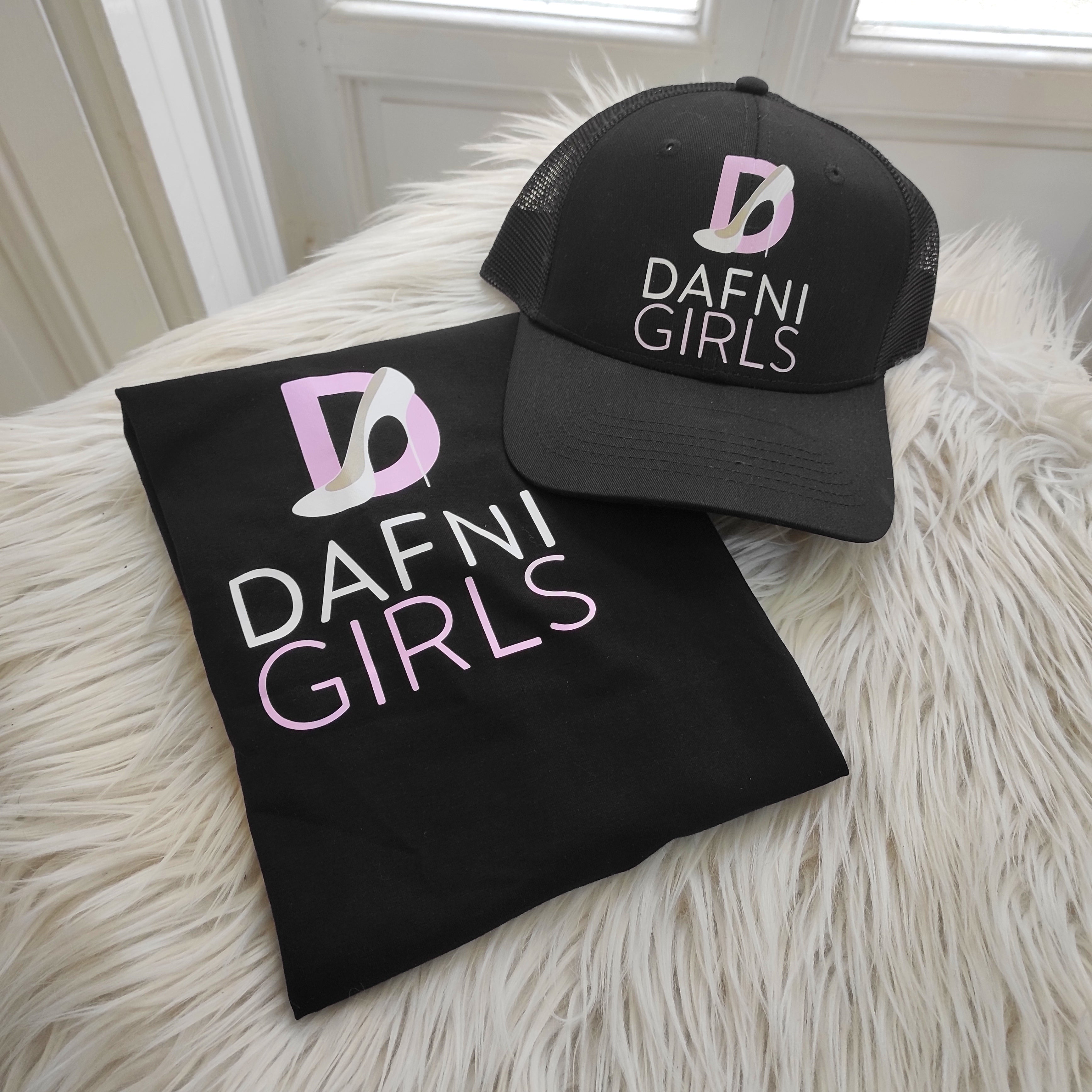 Dafni Girls t-shirt and cap pack – Le Femine Shop