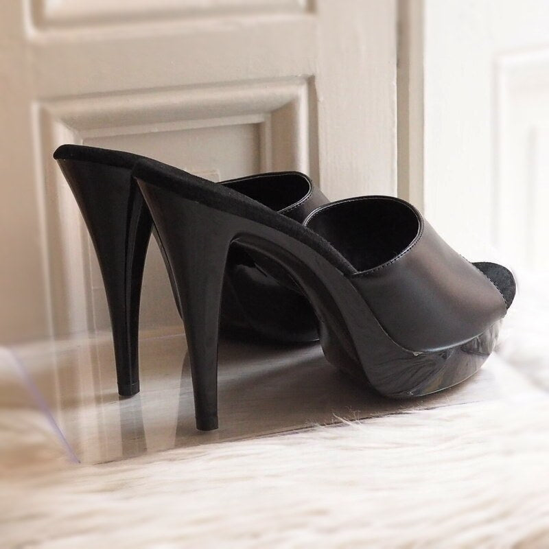 SANDALS FOR CROSSDRESSERS – Le Femine Shop